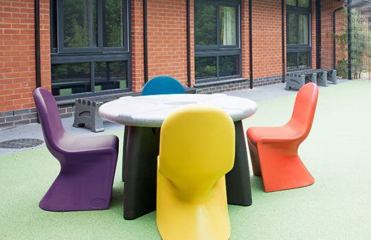 Ryno dining tables ® - Extra Challenging Furniture - Pineapple contracts